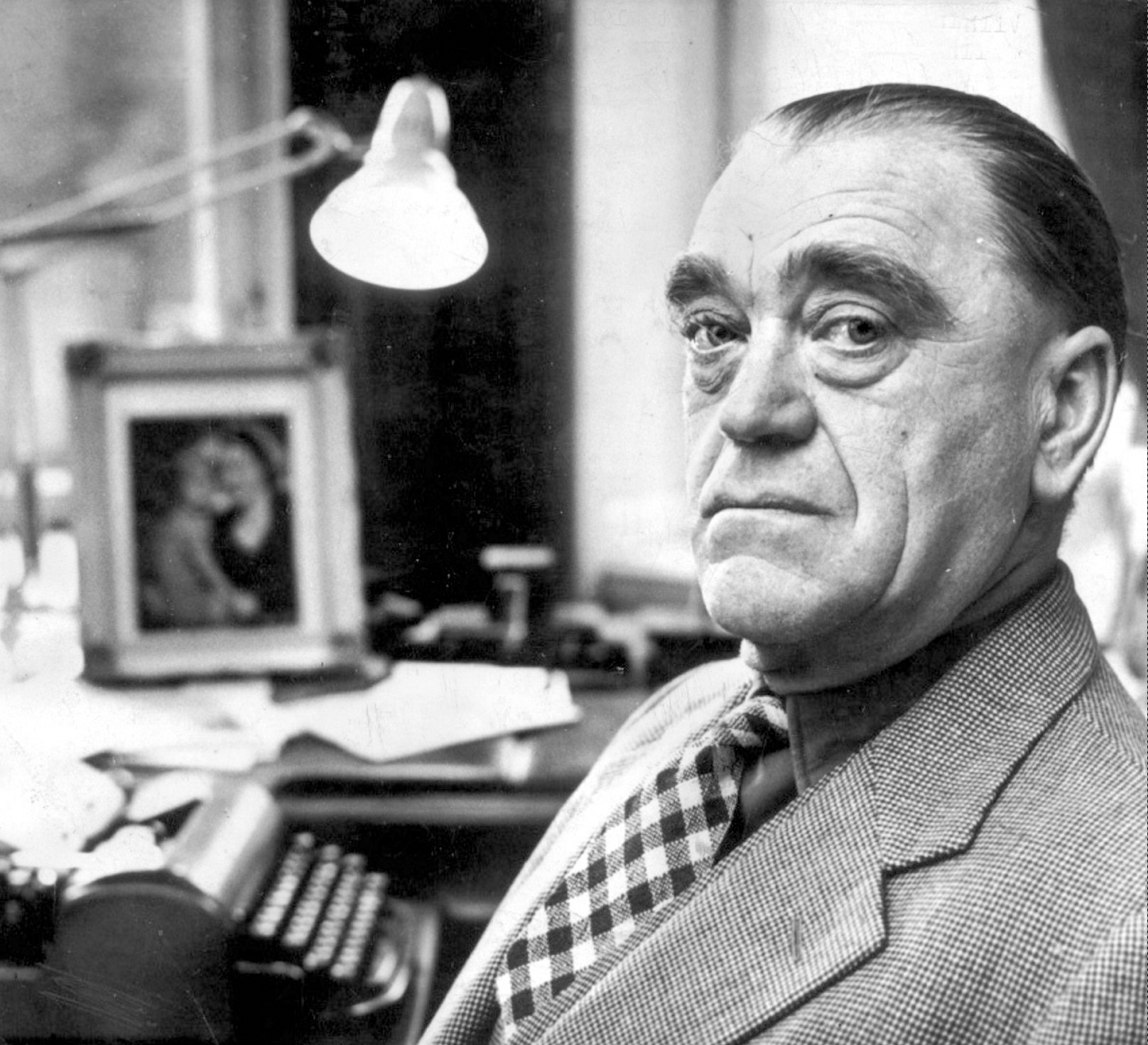 Analysis of Vilhelm Moberg’s Far from the Highway – Literary Theory and ...