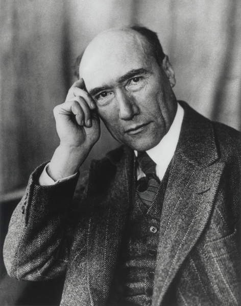 Analysis of André Gide’s The Counterfeiters – Literary Theory and Criticism