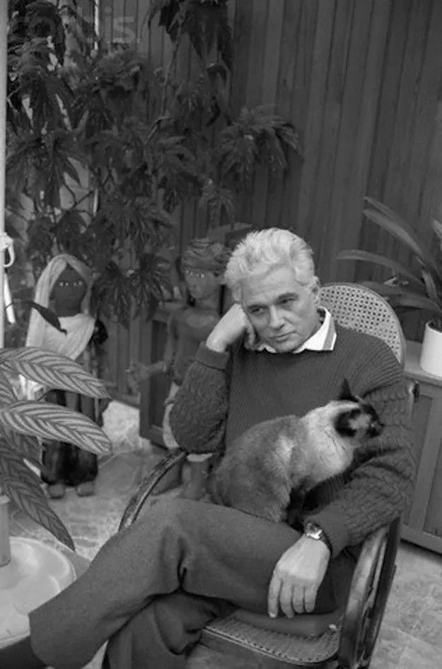 Derrida’s Différance – Literary Theory and Criticism