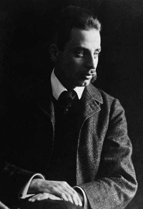 Analysis of Rainer Maria Rilke’s Autumn Day – Literary Theory and Criticism